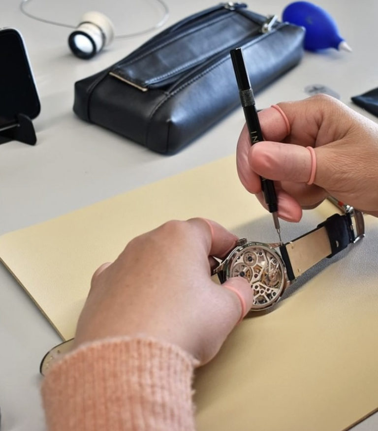 The essential tools for watchmaking - Initium