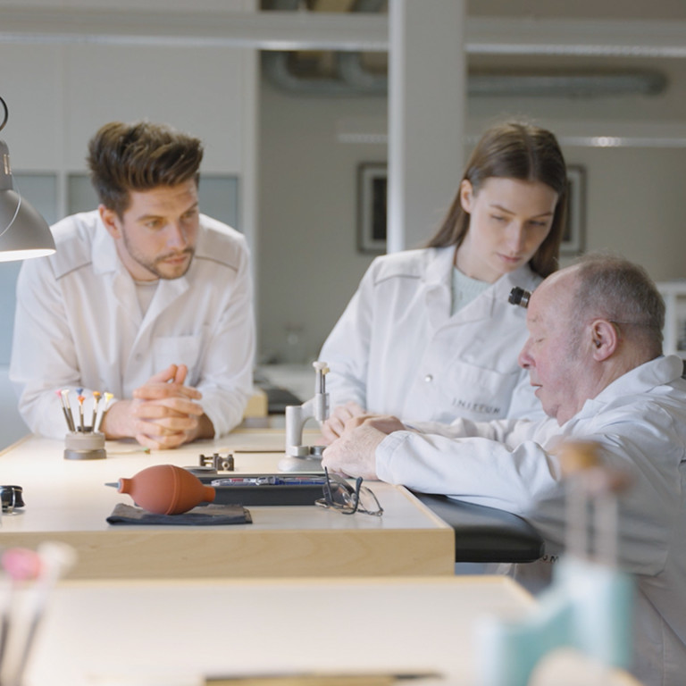 3-hour introductory watchmaking courses and workshops in Switzerland